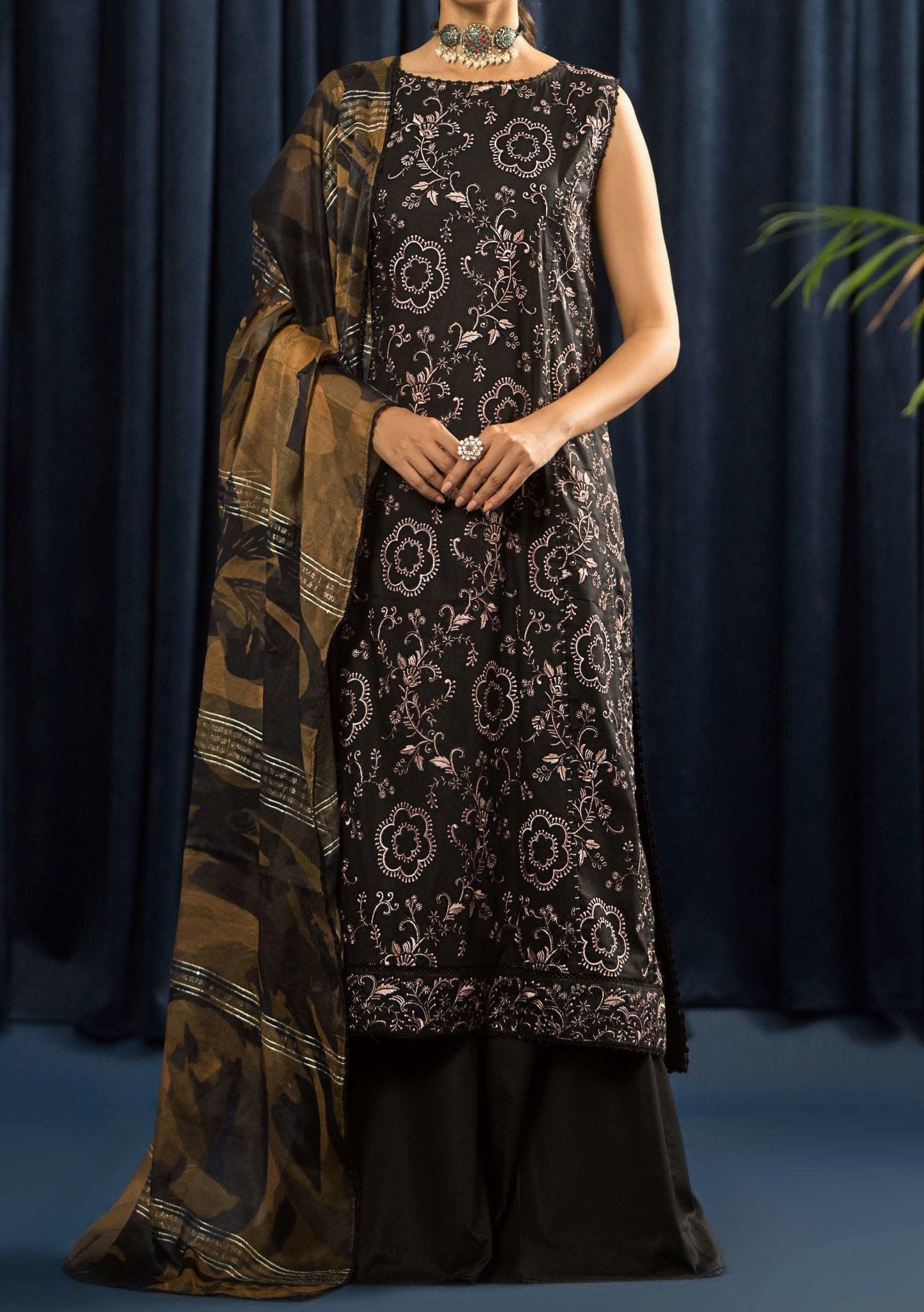 Binaas Taabir Ready Made Embroidered Printed Lawn - db26527
